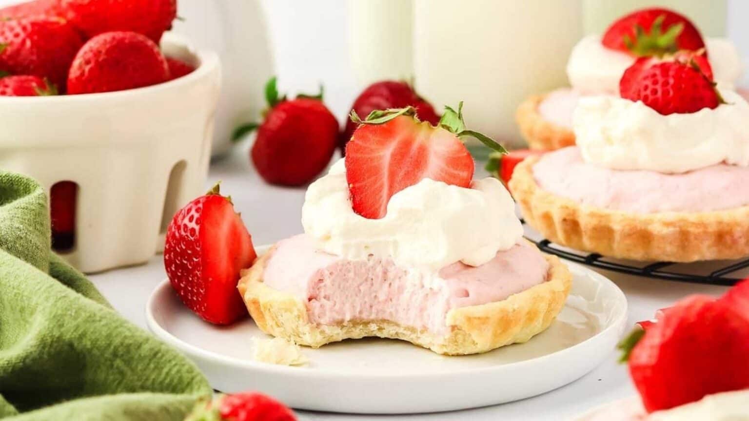 27 strawberry desserts that make spring taste amazing